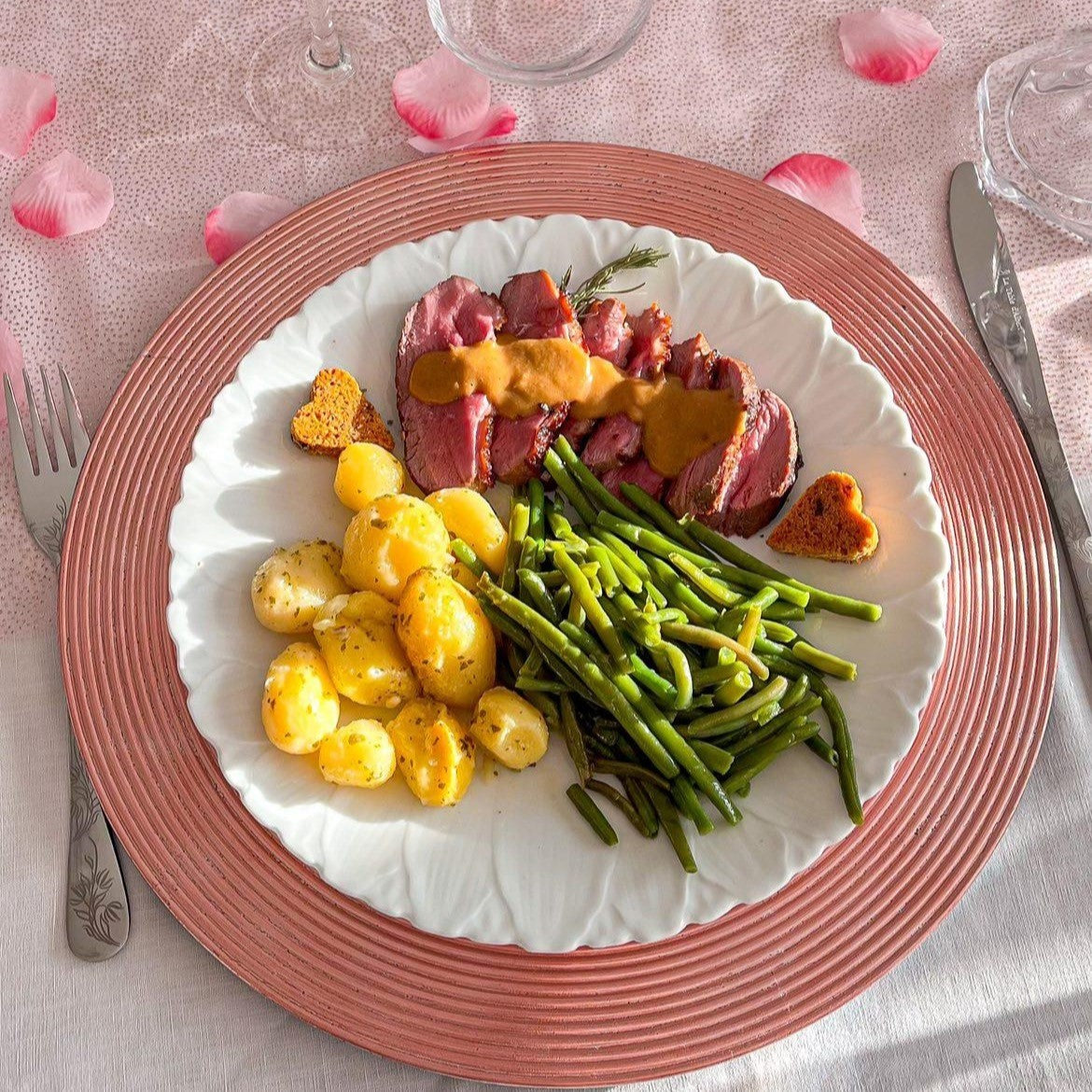 Recette Magret de Canard avec sauce Pain d’épices et Foie Gras d’Oie – Feyel